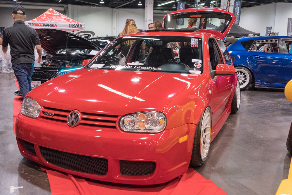 What is the Volkswagen R32 - an ultimate hot hatch