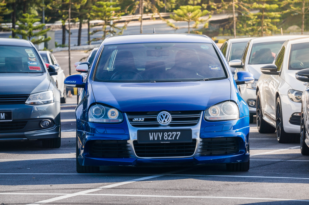 What is the Volkswagen R32 - an ultimate hot hatch